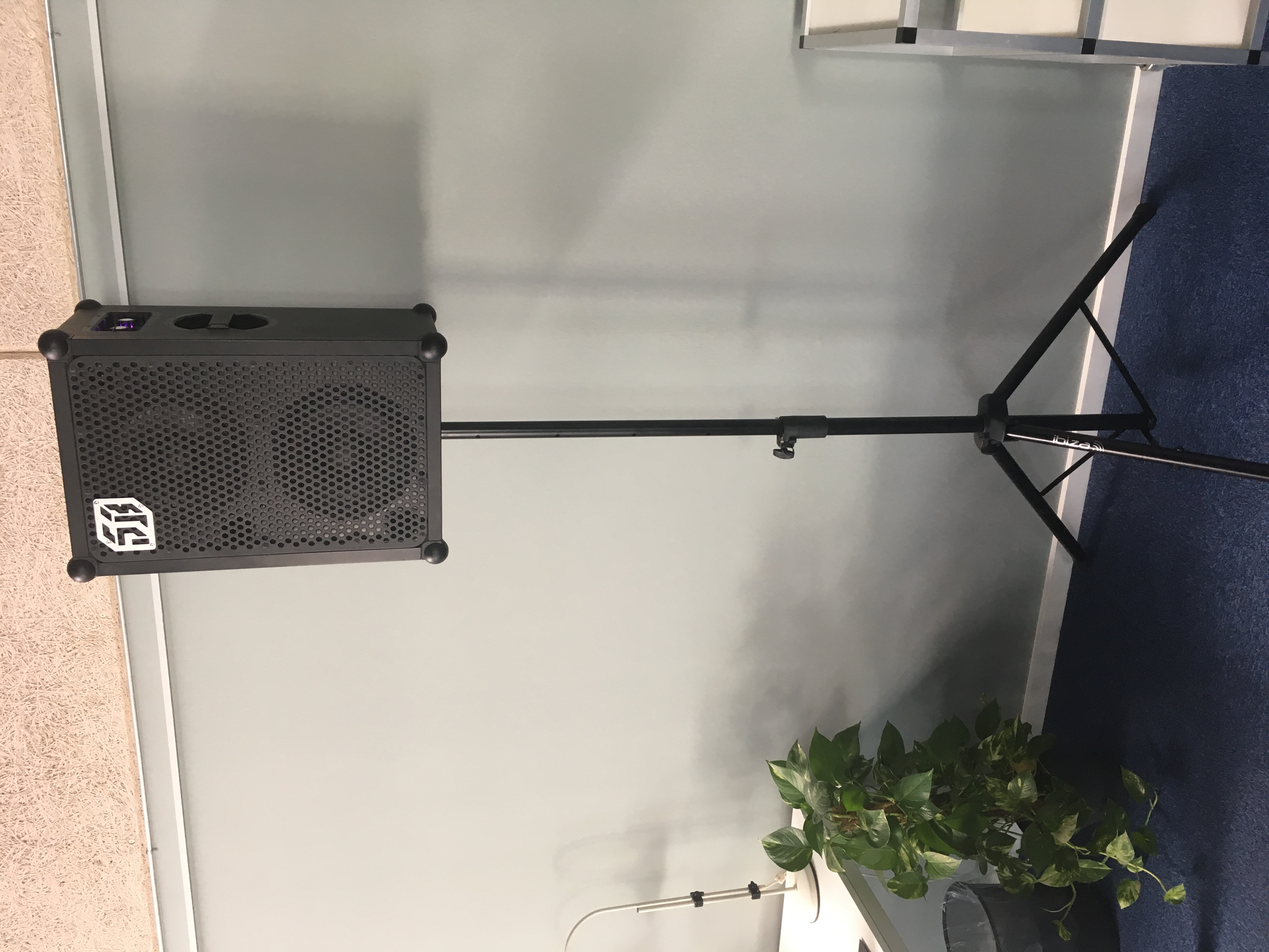 SOUNDBOKS II - m. stativ - Houmann Materieludlejning A/S